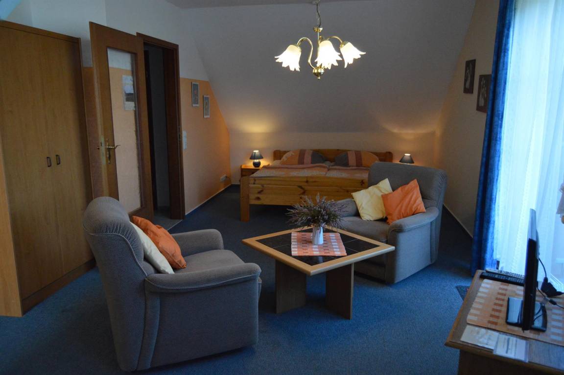 40 M² Ferienwohnung ∙ 1 Schlafzimmer ∙ 2 Gäste - Bispingen