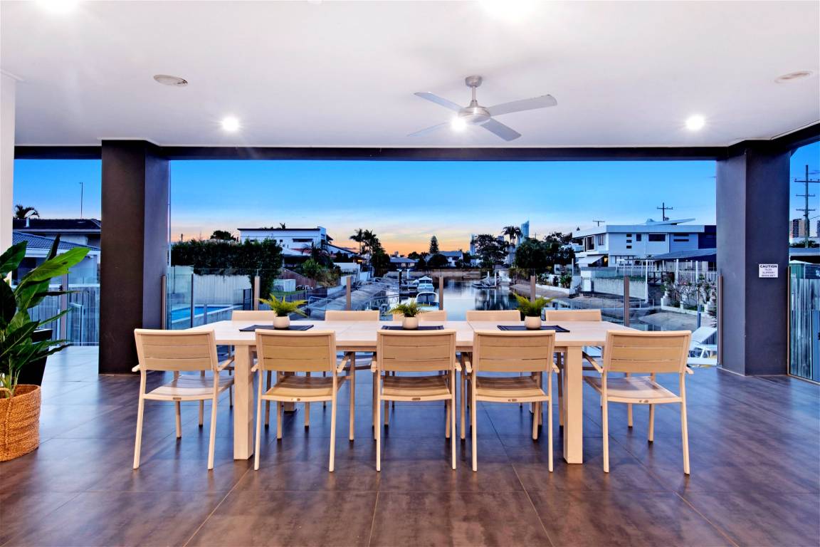 316 M² House ∙ 5 Bedrooms ∙ 11 Guests - Broadbeach