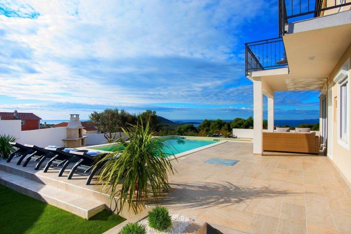 165 M² Ferienhaus ∙ 4 Schlafzimmer ∙ 8 Gäste - Primošten