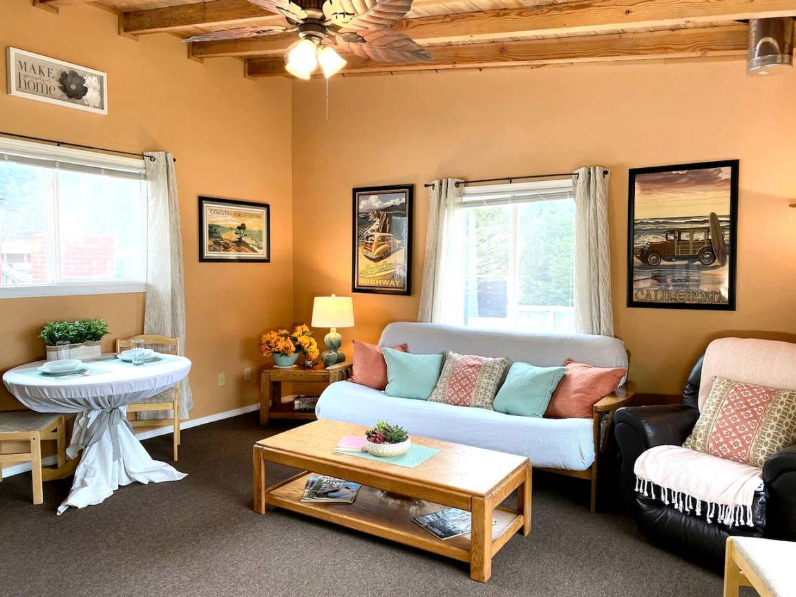 House ∙ 1 Bedroom ∙ 6 Guests - Klamath, CA