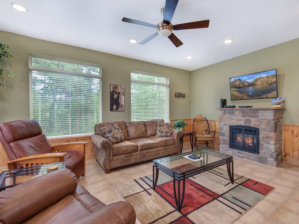 107 M² Condo ∙ 2 Bedrooms ∙ 6 Guests - Pigeon Forge, TN