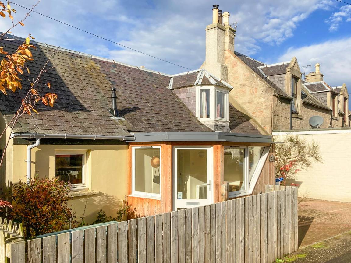 Cottage ∙ 2 Bedrooms ∙ 4 Guests - Nairn