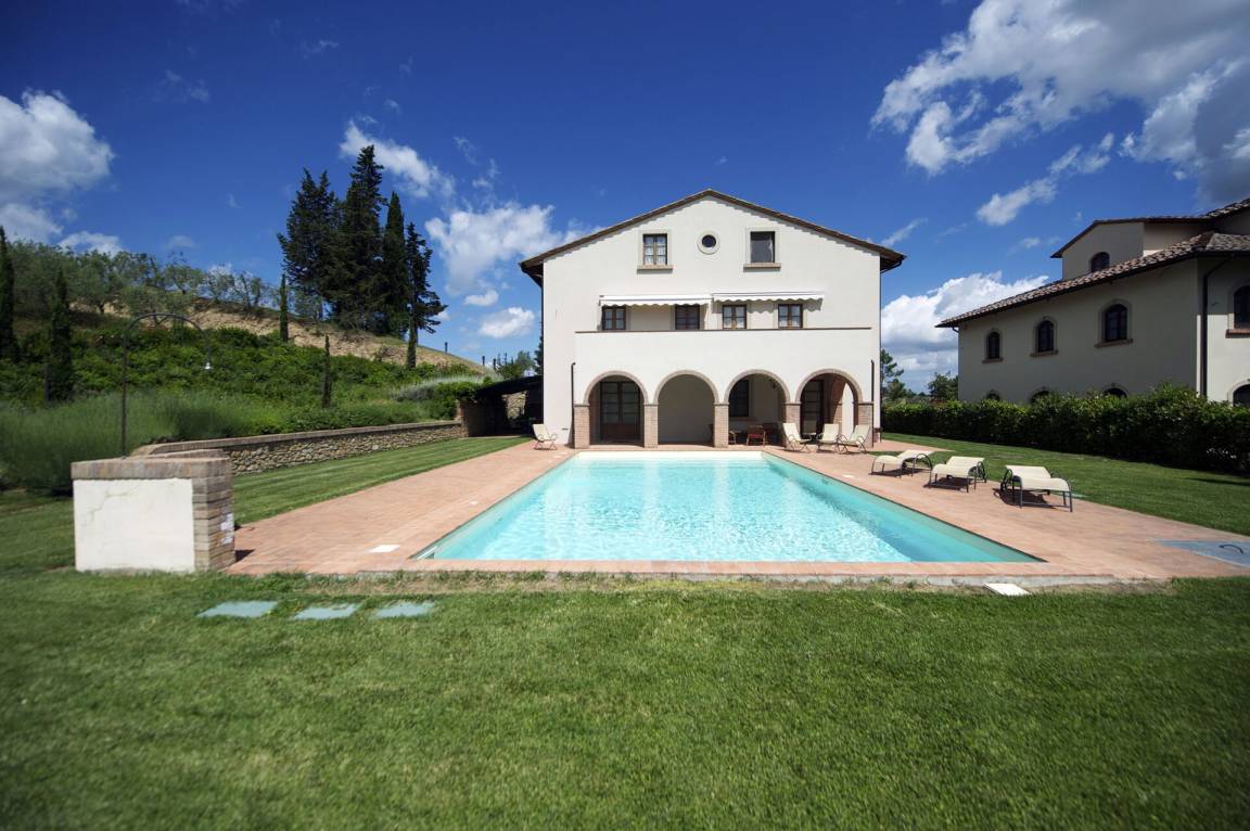 250 M² Villa ∙ 5 Bedrooms ∙ 10 Guests - San Gimignano