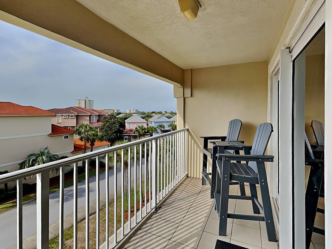 99 M² Condo ∙ 3 Bedrooms ∙ 8 Guests - Miramar Beach, FL