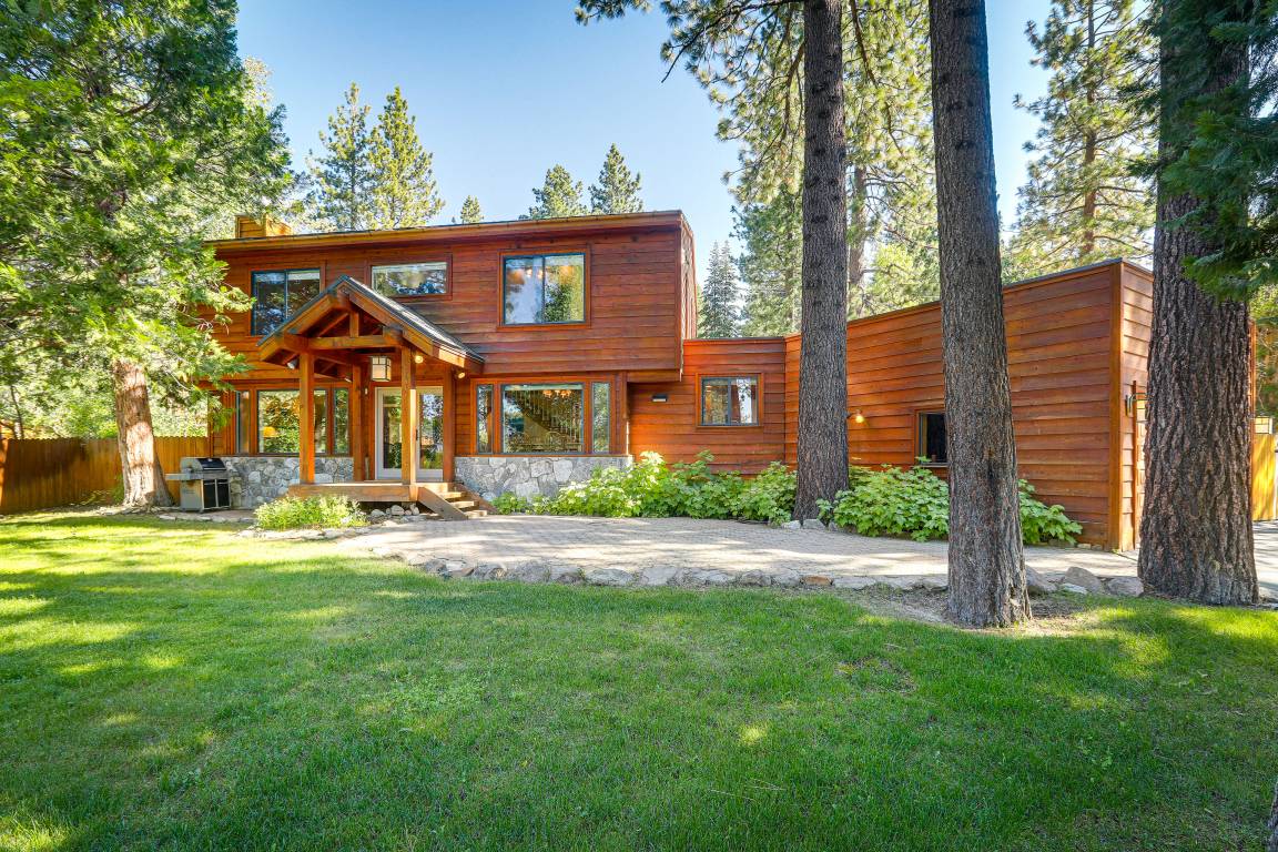 306 M² House ∙ 4 Bedrooms ∙ 7 Guests - Tahoe City, CA
