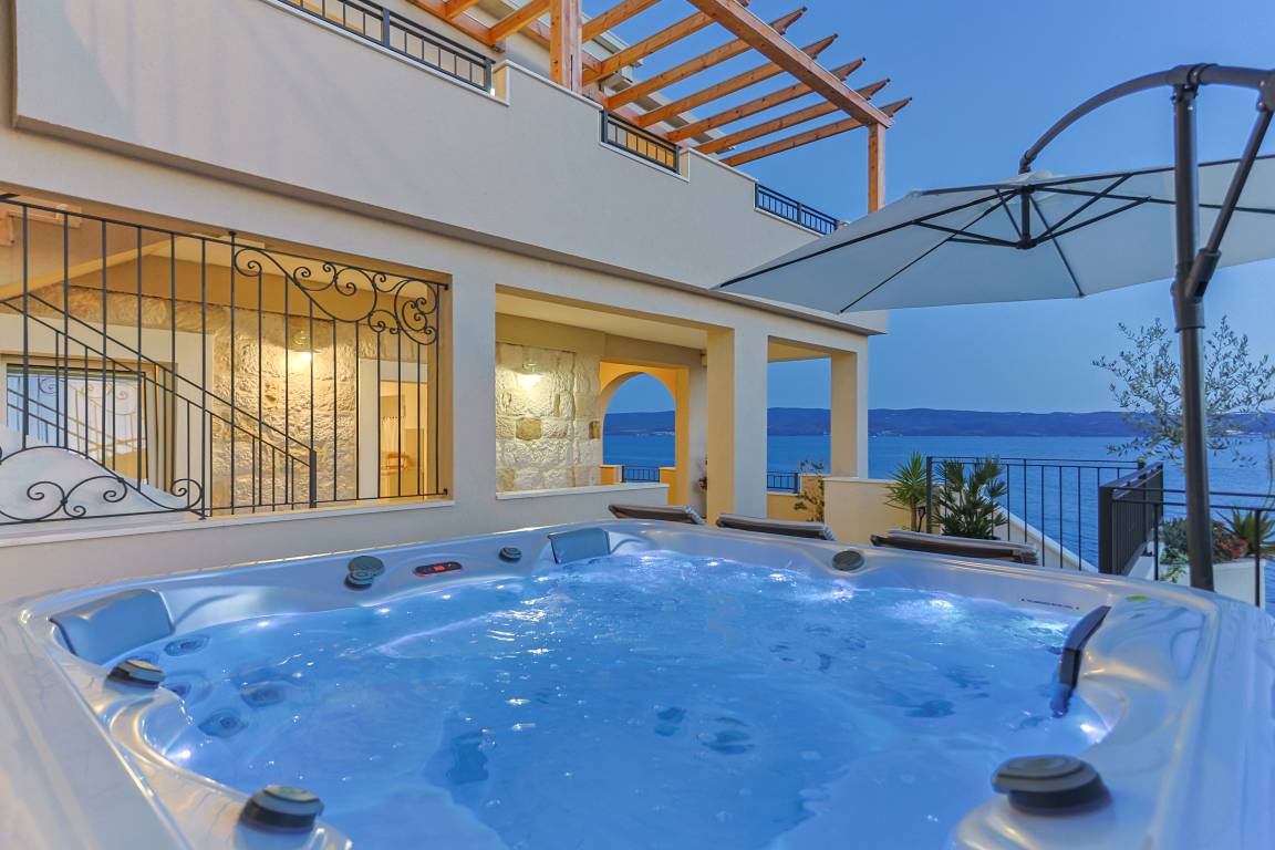 Villa ∙ 5 Bedrooms ∙ 12 Guests - Omiš