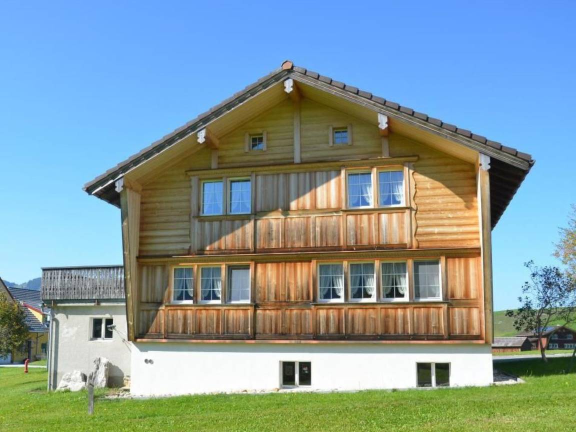65 M² Apartment ∙ 2 Bedrooms ∙ 4 Guests - Appenzell