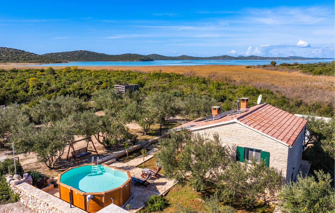 60 M² Ferienhaus ∙ 1 Schlafzimmer ∙ 4 Gäste - Murter