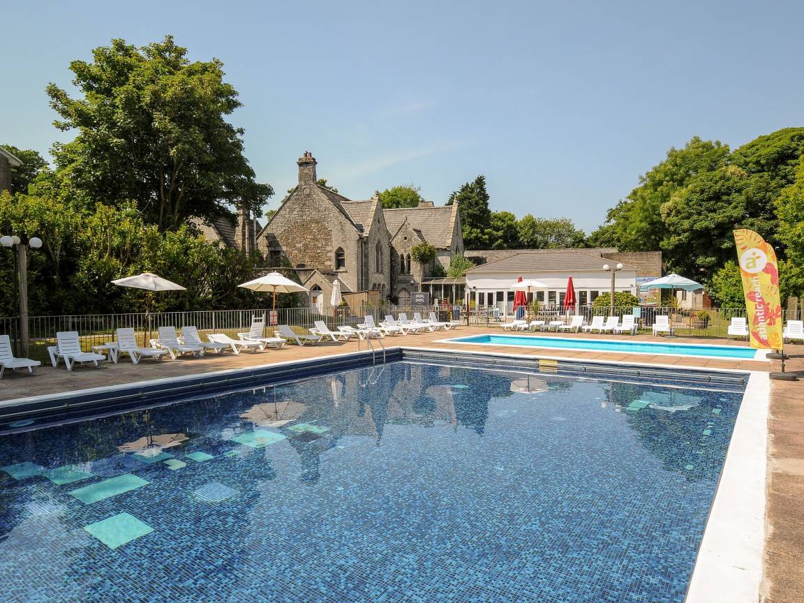 Cottage ∙ 4 Bedrooms ∙ 8 Guests - St Austell