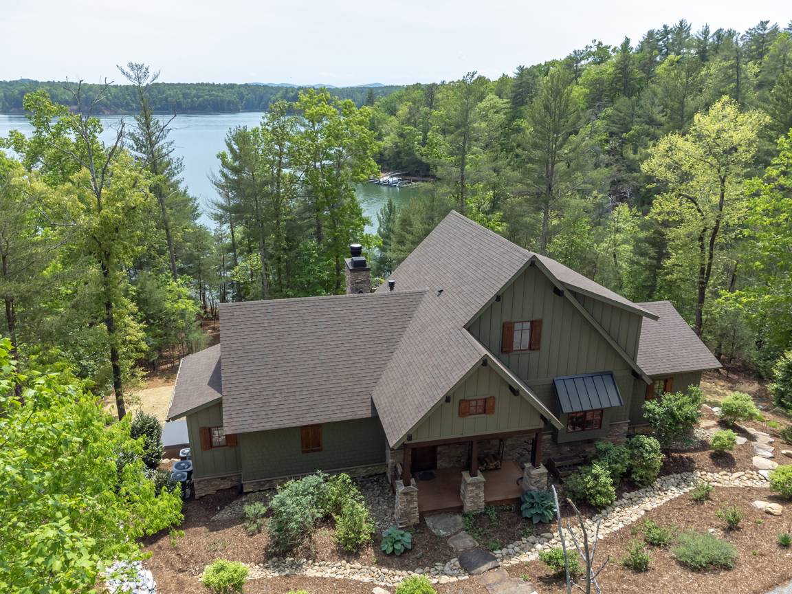 297 M² House ∙ 4 Bedrooms ∙ 8 Guests - Morganton, NC