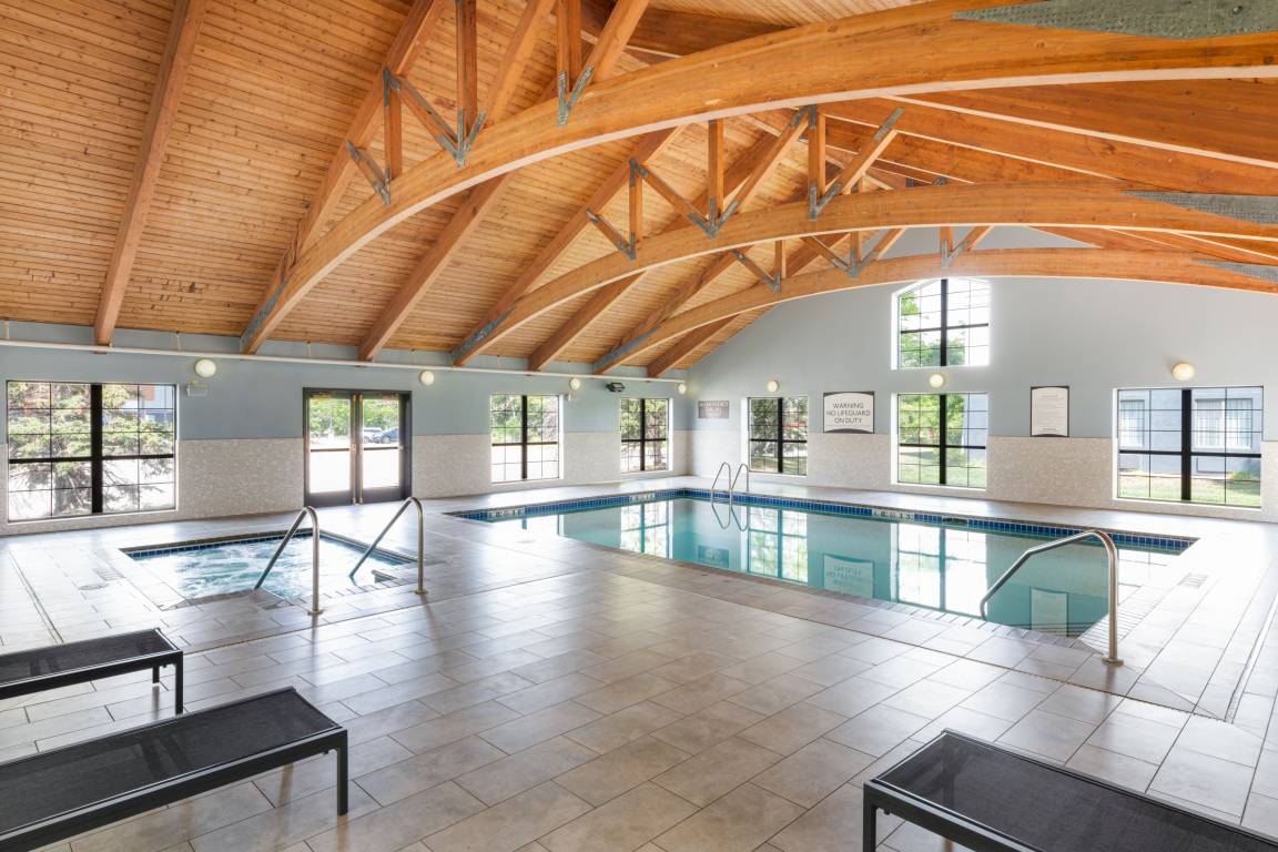 Condo ∙ 2 Bedrooms ∙ 8 Guests - Bloomington, MN