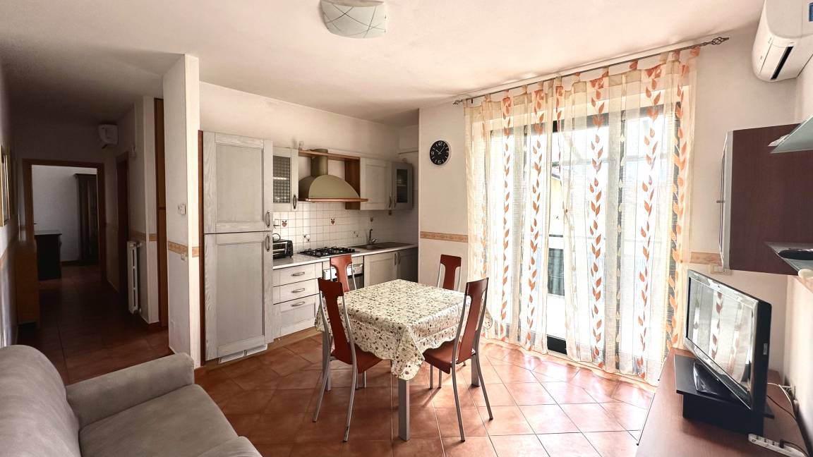 65 M² Ferienwohnung ∙ 2 Schlafzimmer ∙ 4 Gäste - Senigallia