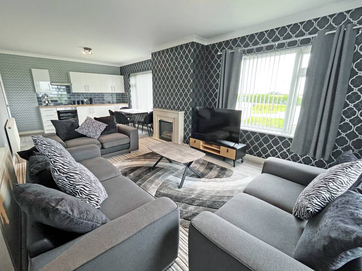 Apartment ∙ 3 Bedrooms ∙ 8 Guests - Anderby Creek