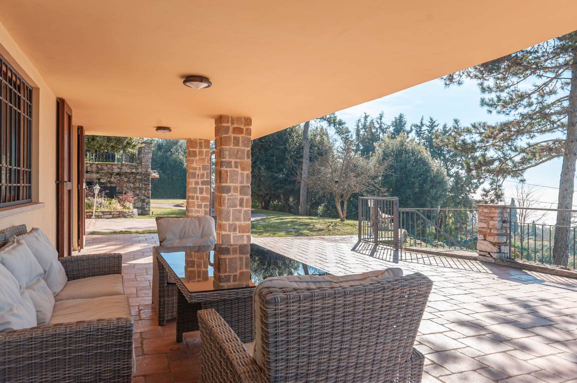 240 M² Villa ∙ 4 Bedrooms ∙ 8 Guests - Perugia