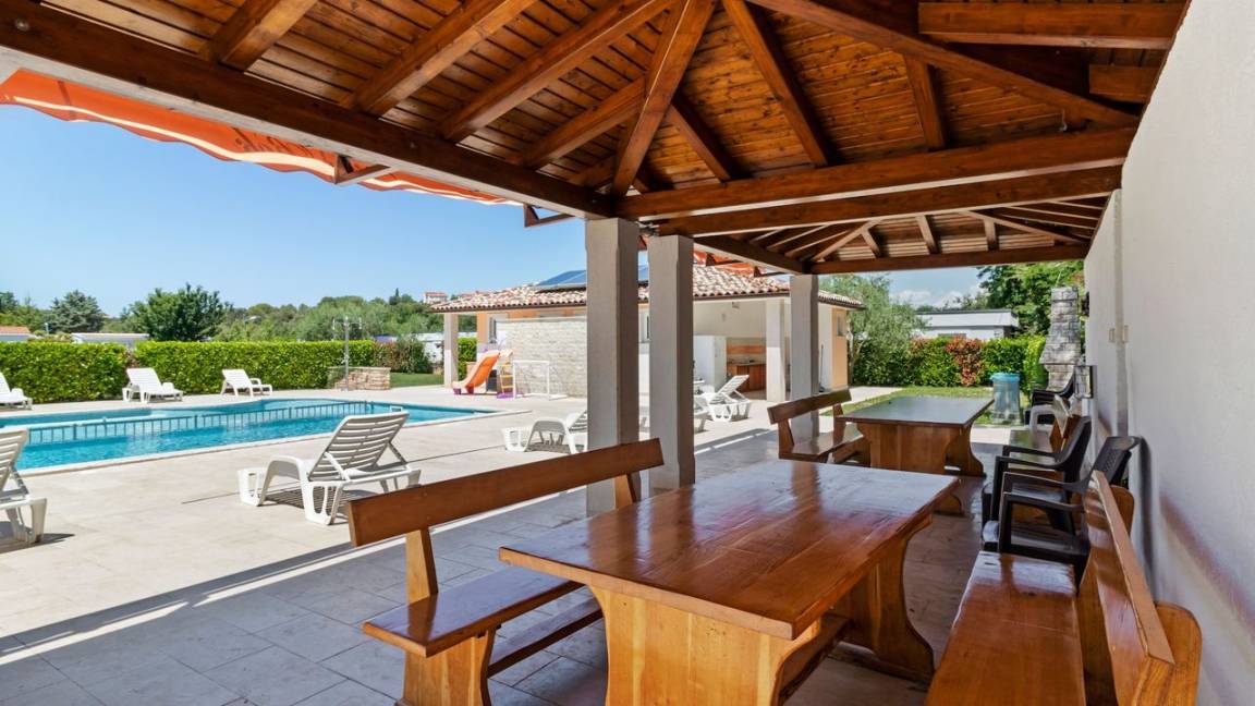 40 M² Apartment ∙ 2 Bedrooms ∙ 6 Guests - Pula