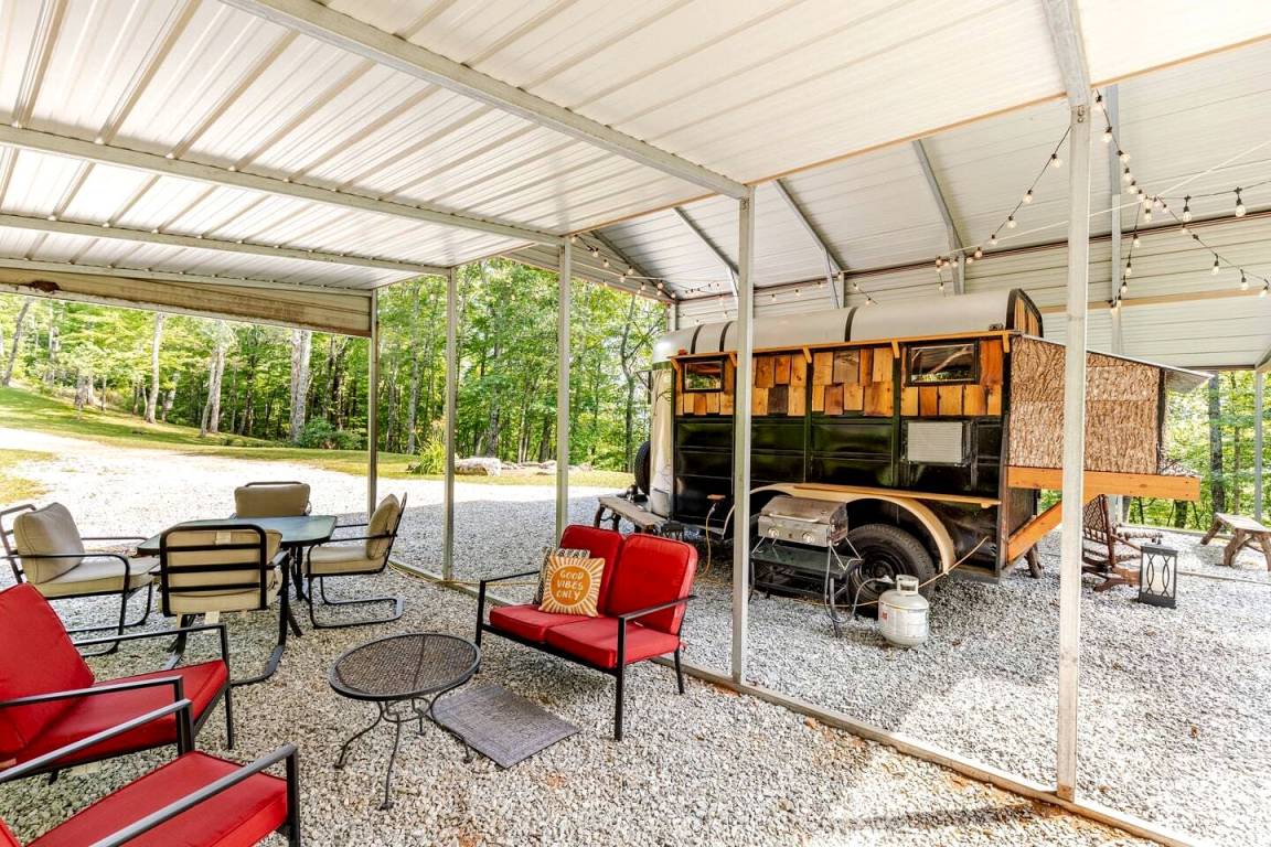 Caravan ∙ 1 Bedroom ∙ 2 Guests - North Carolina