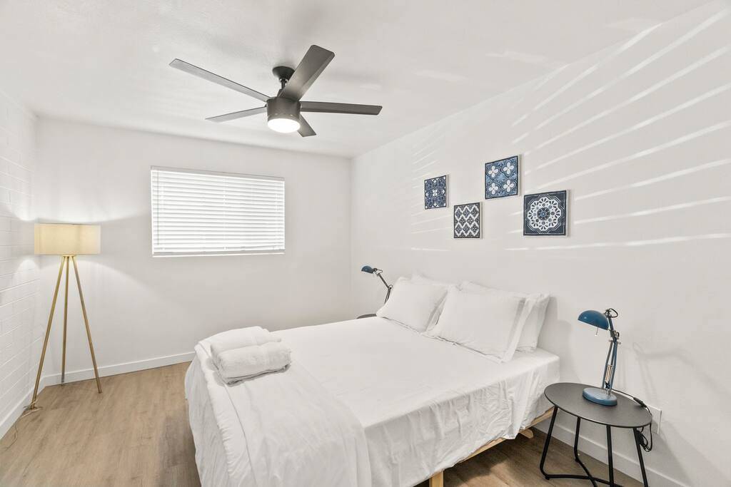 Apartment ∙ 1 Bedroom ∙ 4 Guests - Phoenix, AZ