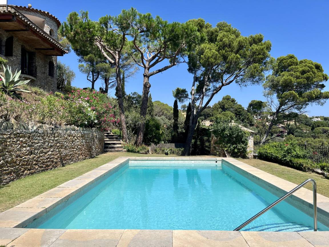 150 M² House ∙ 5 Bedrooms ∙ 8 Guests - Sa Riera