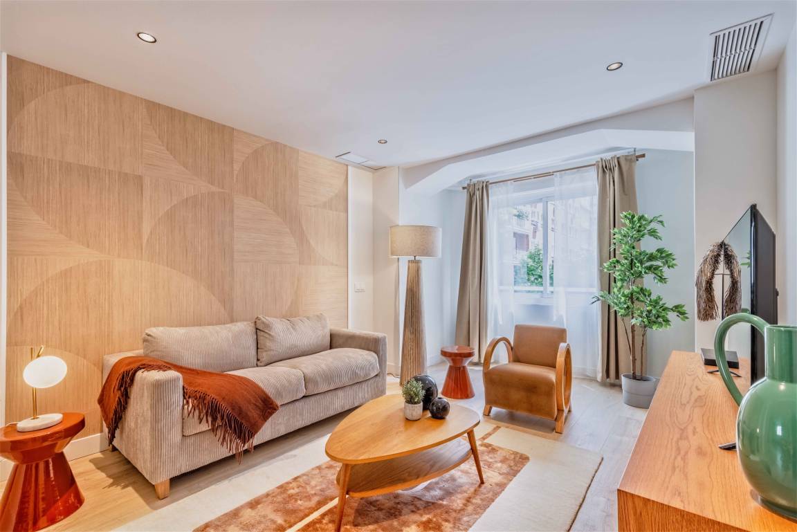 95 M² Apartamento ∙ 2 Habitaciones ∙ 6 Huéspedes - Alcobendas