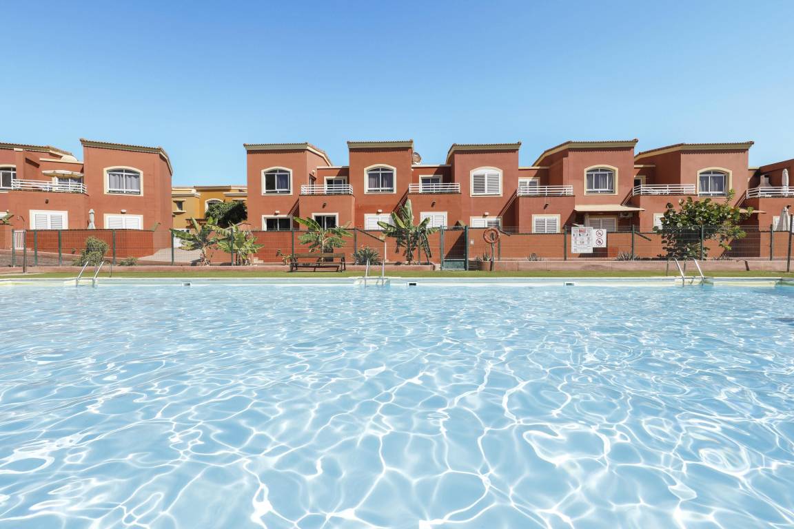 120 M² Villa ∙ 4 Bedrooms ∙ 8 Guests - Corralejo