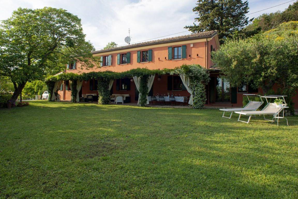 300 M² Ferienhaus ∙ 4 Schlafzimmer ∙ 8 Gäste - Pesaro