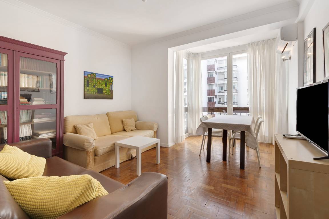110 M² Appartement ∙ 3 Slaapkamers ∙ 6 Gasten - Estoril