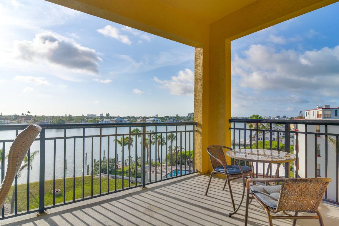 91 M² Apartment ∙ 2 Bedrooms ∙ 6 Guests - Treasure Island, FL