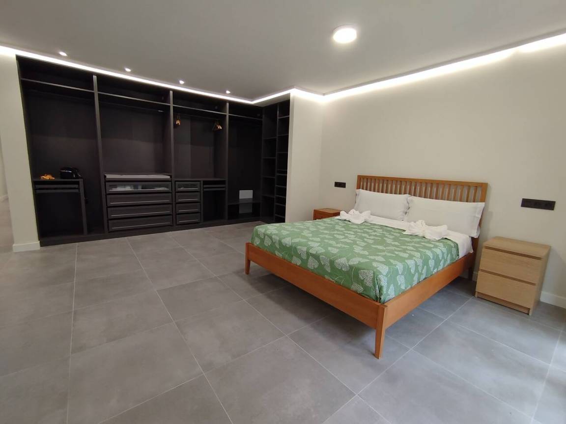 129 M² Appartement ∙ 2 Chambres ∙ 4 Personnes - Oviedo