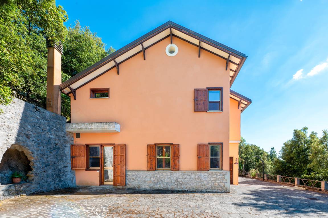 70 M² House ∙ 1 Bedroom ∙ 2 Guests - Spoleto