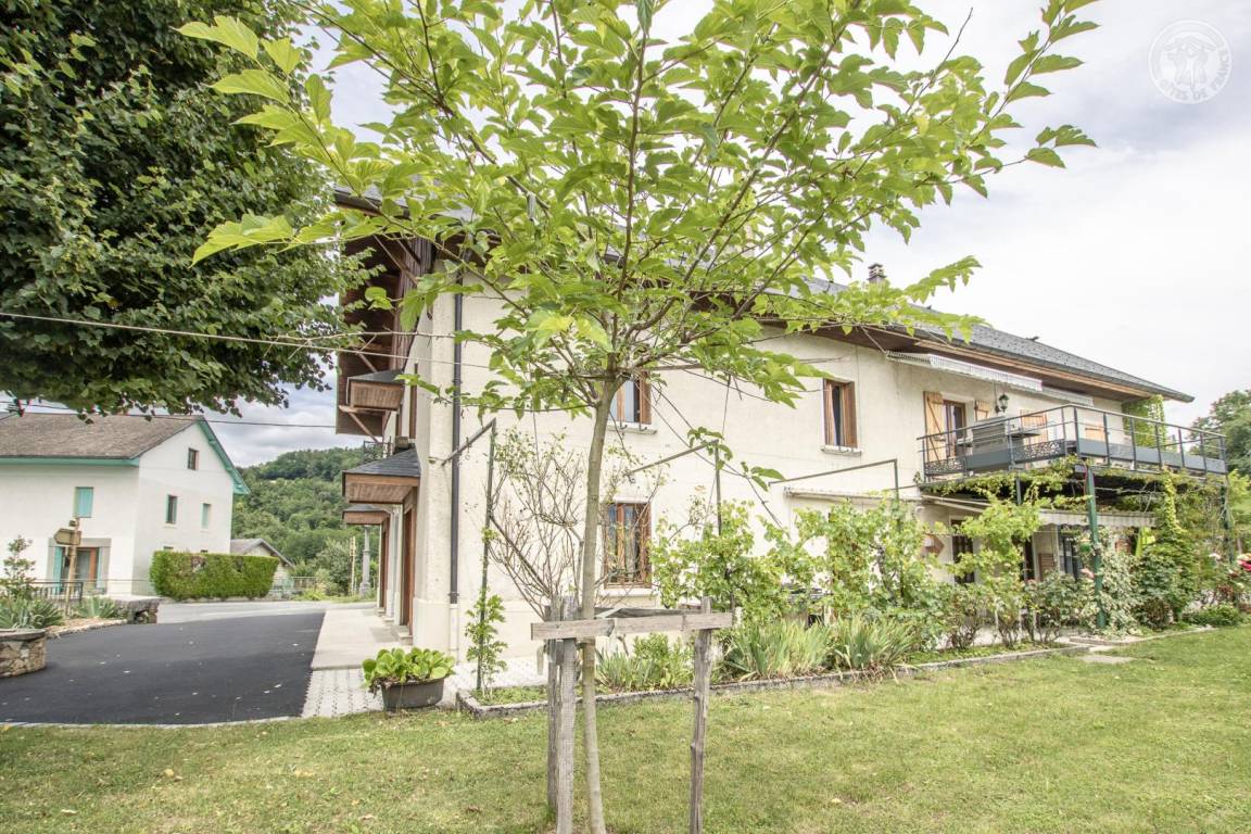 210 M² Gîte ∙ 5 Bedrooms ∙ 12 Guests - Aix-les-Bains