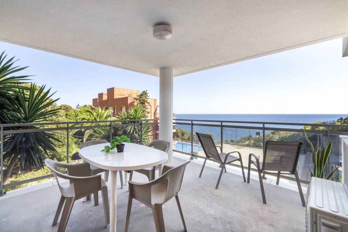 79 M² Apartamento ∙ 3 Habitaciones ∙ 8 Huéspedes - Tarragona
