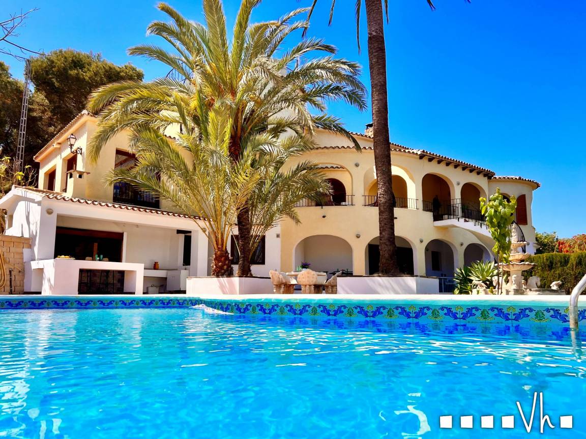 340 M² Villa ∙ 5 Bedrooms ∙ 10 Guests - Benitachell