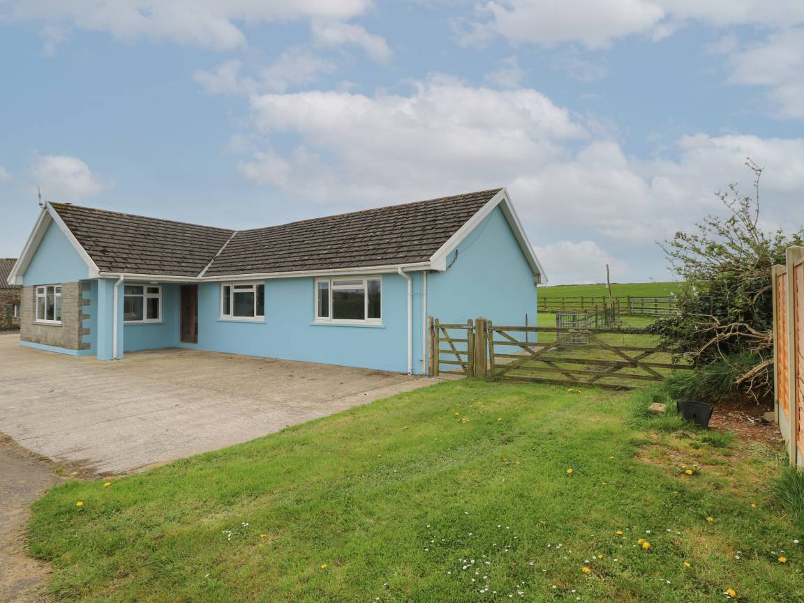 Cottage ∙ 5 Bedrooms ∙ 10 Guests - Fishguard
