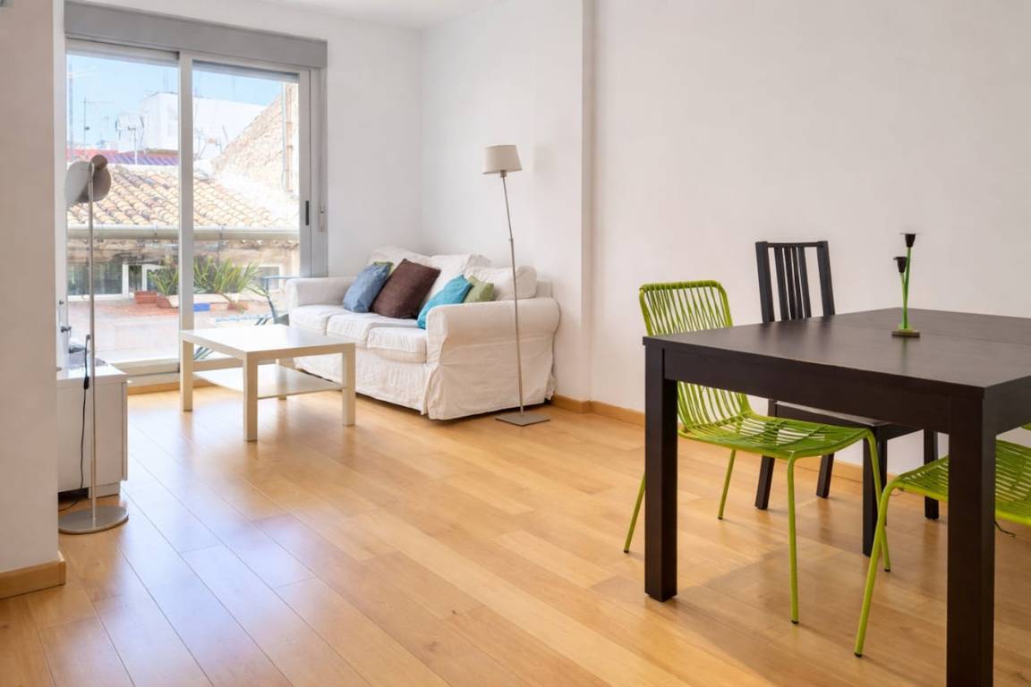 100 M² Apartamento ∙ 3 Habitaciones ∙ 3 Huéspedes - Alicante