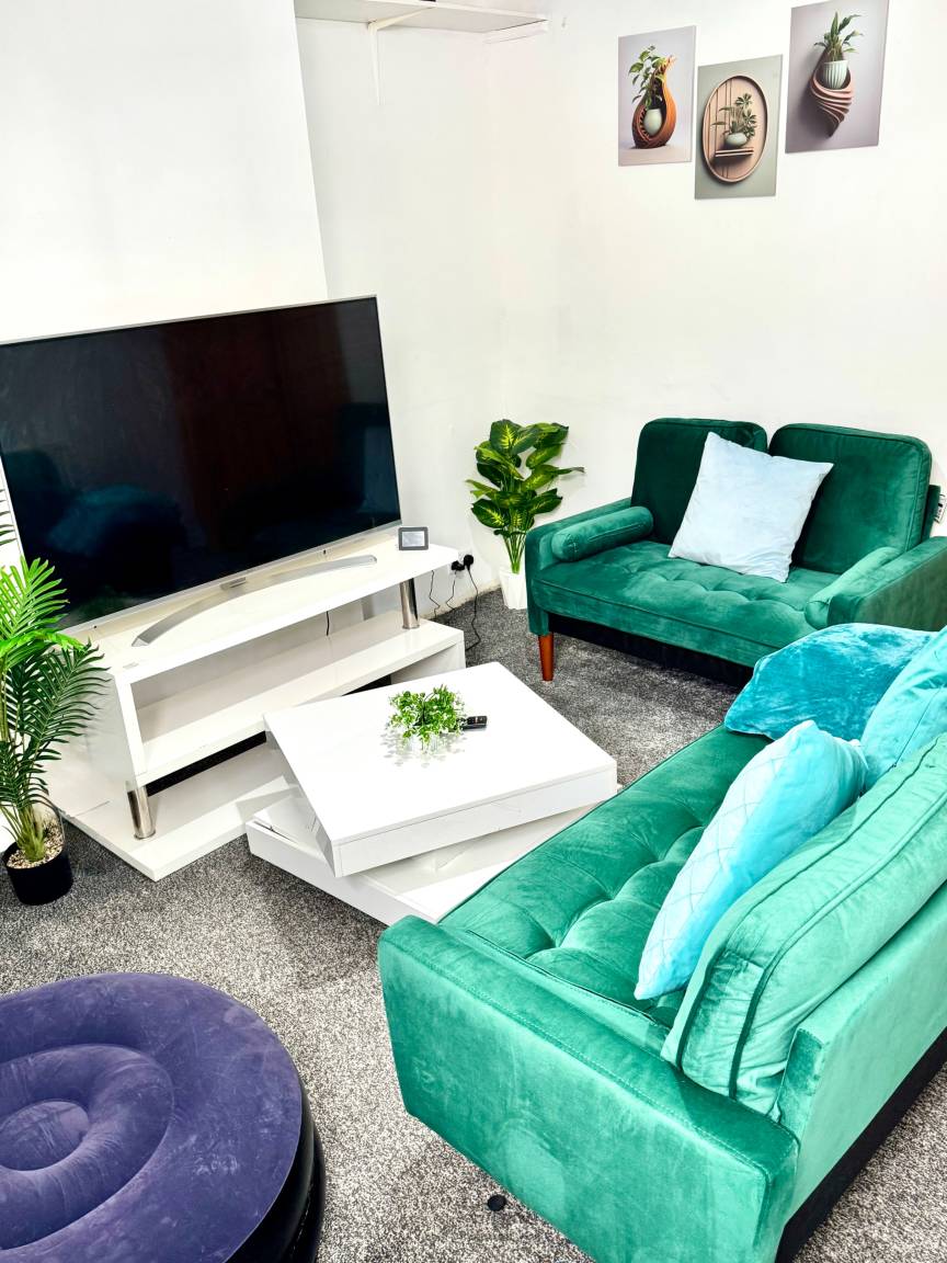 75 M² Apartment ∙ 2 Bedrooms ∙ 5 Guests - Kirby Muxloe Castle