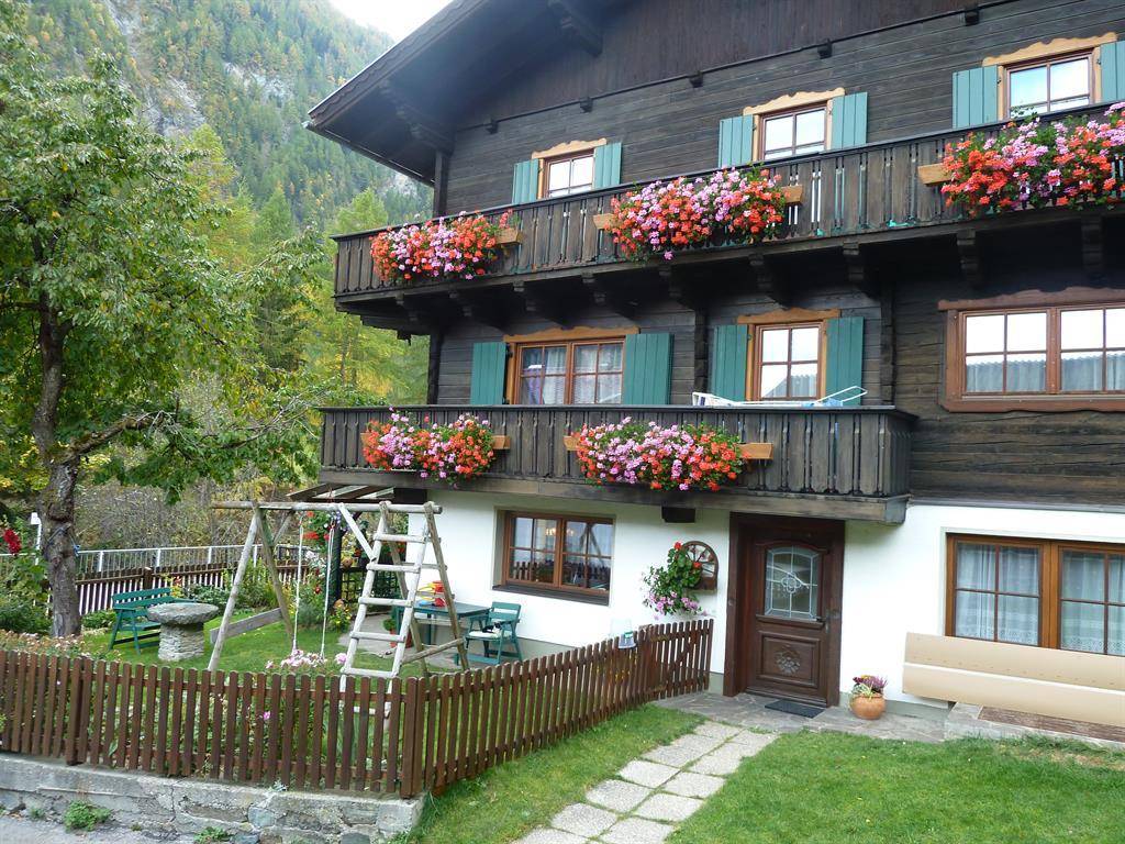 100 M² Ferienwohnung ∙ 2 Schlafzimmer ∙ 5 Gäste - Heiligenblut