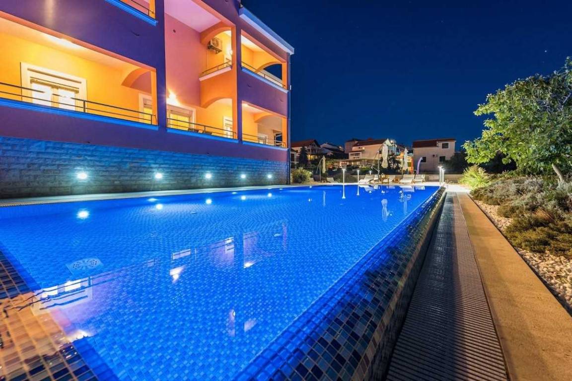 77 M² Apartament ∙ 3 Sypialnie ∙ 6 Gości - Sveti Filip i Jakov