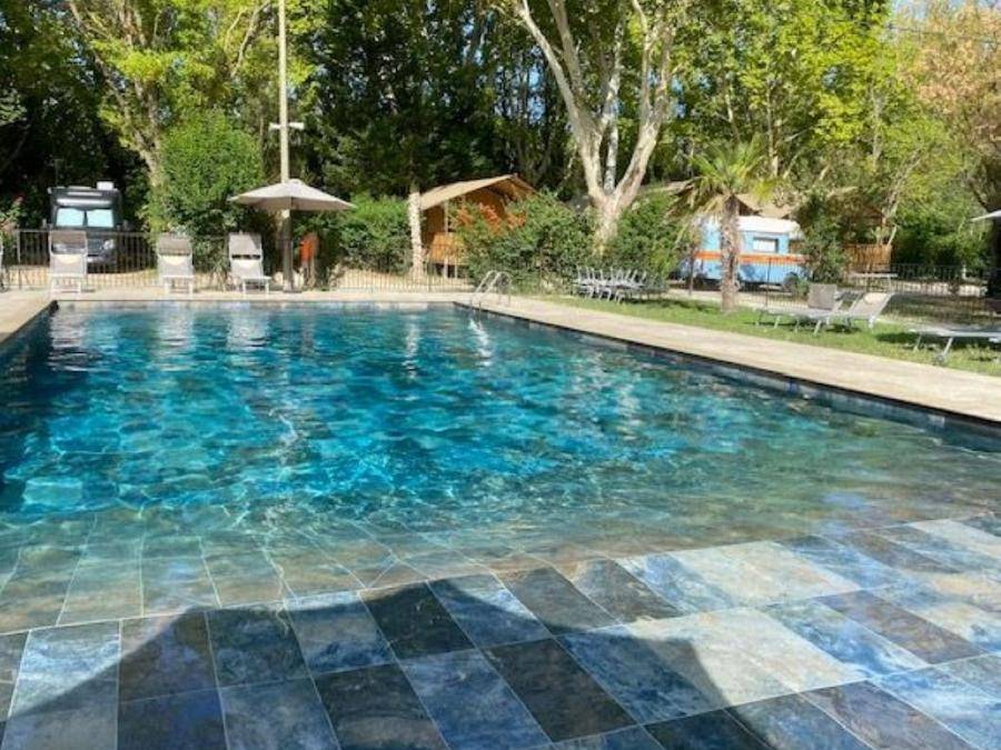 33 M² Caravan ∙ 2 Bedrooms ∙ 6 Guests - Le Pontet