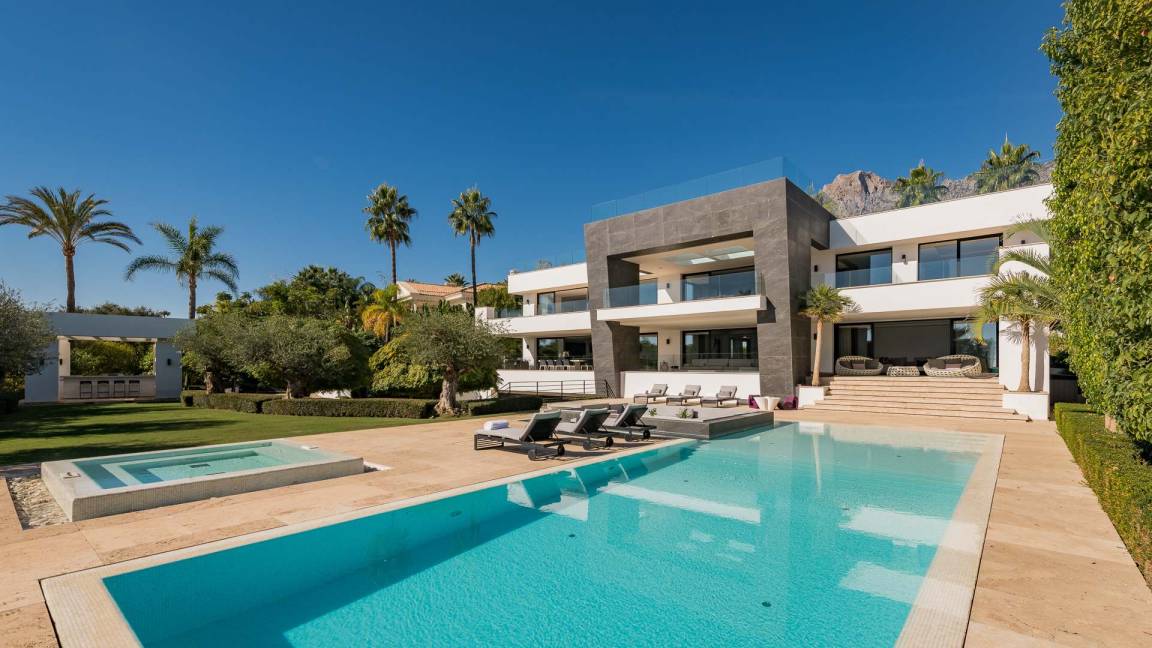 3796 M² Villa ∙ 8 Chambres ∙ 16 Personnes - Marbella