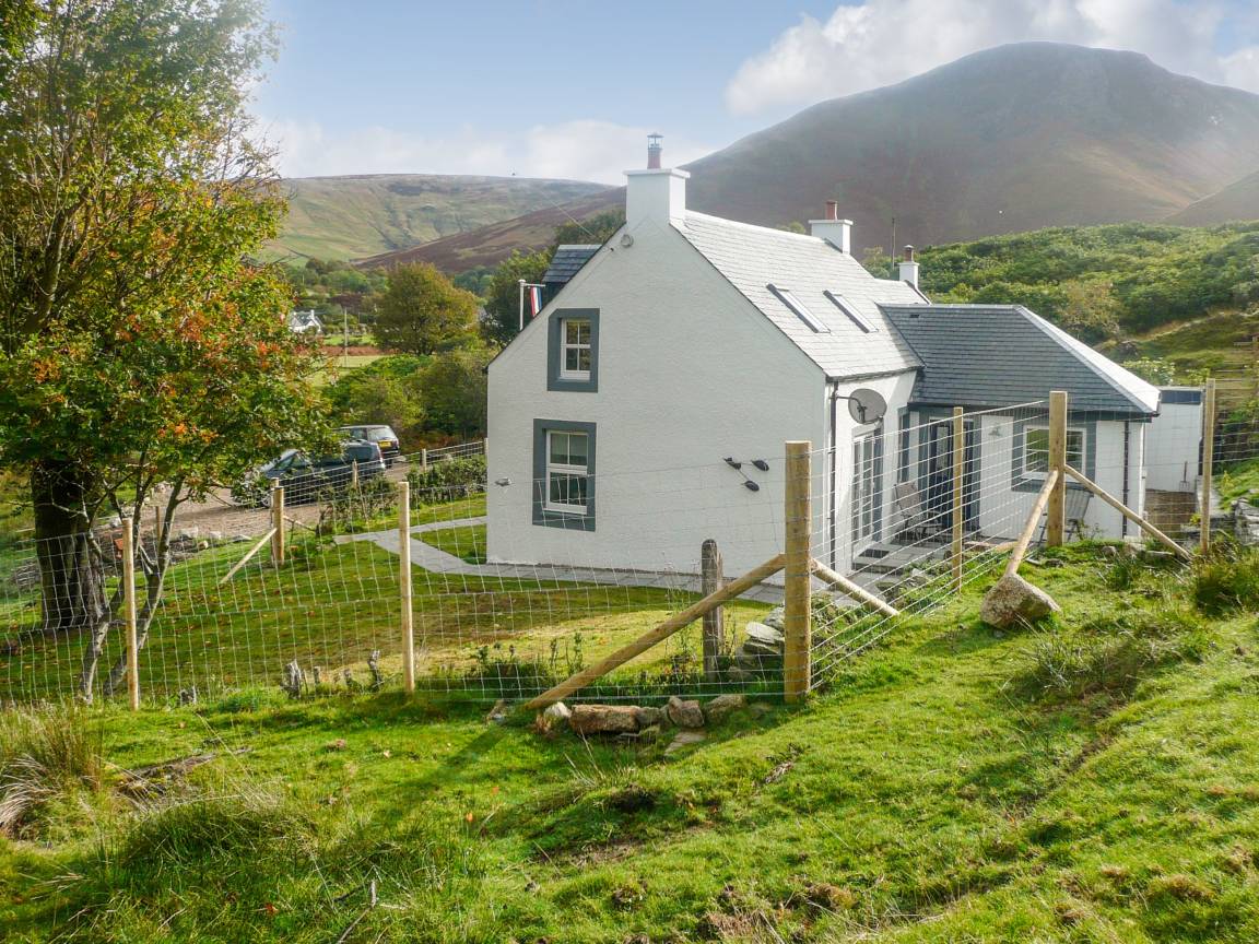 Cottage ∙ 2 Bedrooms ∙ 4 Guests - Isle of Arran