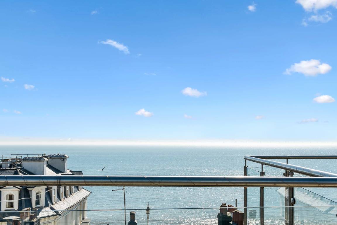 Apartment ∙ 2 Bedrooms ∙ 6 Guests - Brighton