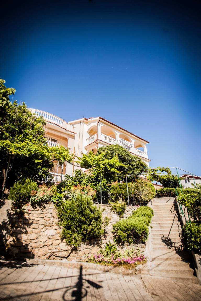 75 M² House ∙ 1 Bedroom ∙ 5 Guests - Lopar