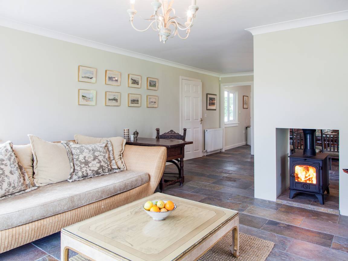 Cottage ∙ 3 Bedrooms ∙ 6 Guests - Burton Bradstock