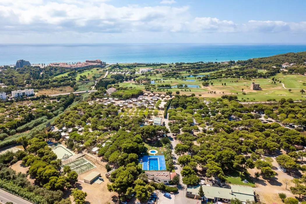 30 M² Caravan ∙ 2 Bedrooms ∙ 4 Guests - Vilanova i la Geltrú