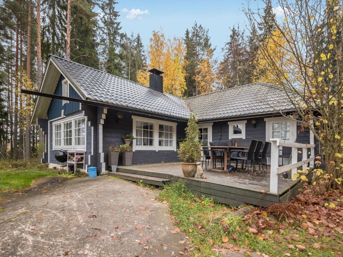 95 M² Talo ∙ 2 Makuuhuonetta ∙ 10 Vierasta - Karjalohja