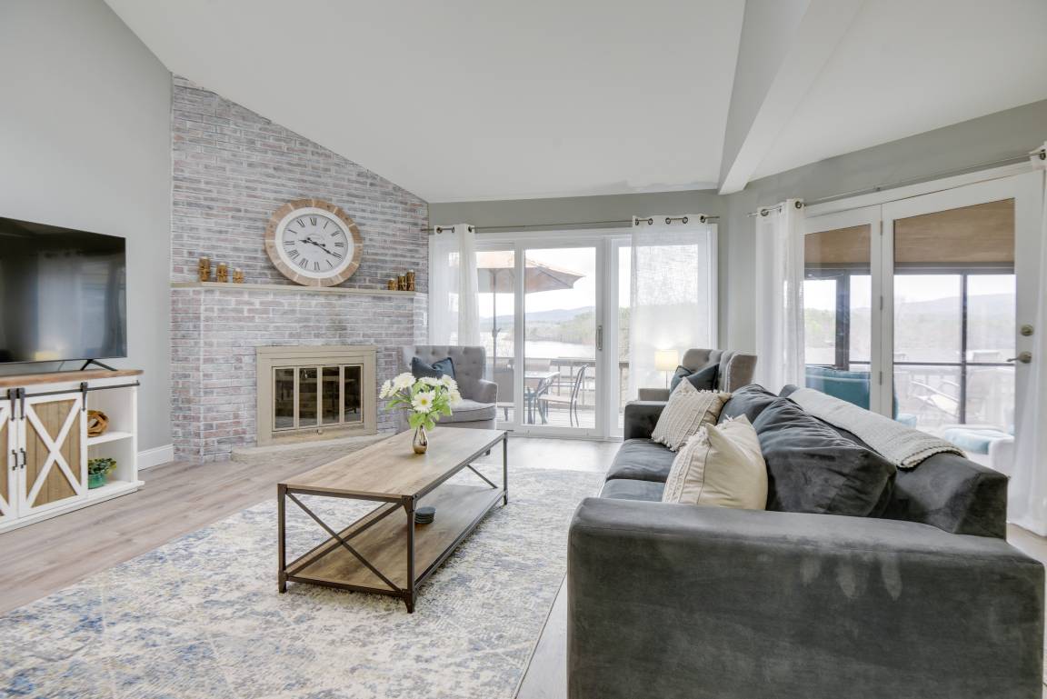 157 M² Apartment ∙ 2 Bedrooms ∙ 8 Guests - Danbury, NH