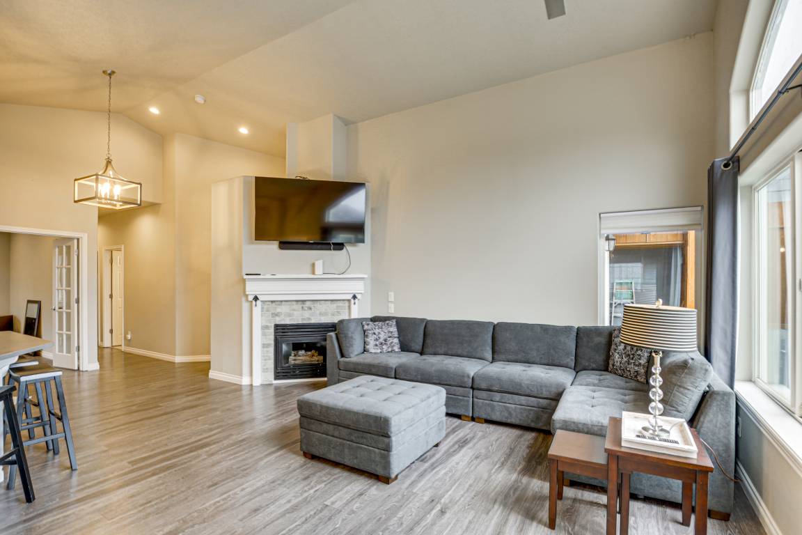 130 M² House ∙ 2 Bedrooms ∙ 3 Guests - Salem, OR