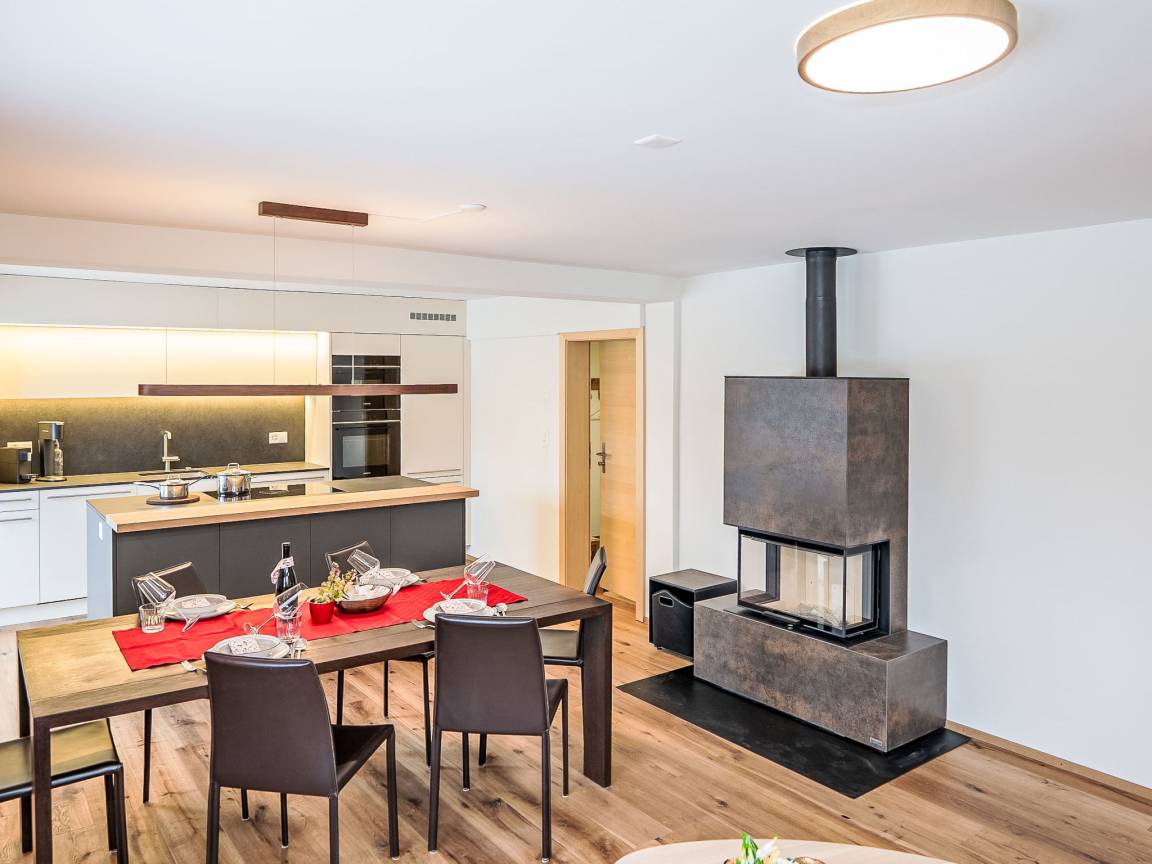 75 M² Apartment ∙ 2 Bedrooms ∙ 4 Guests - Samedan