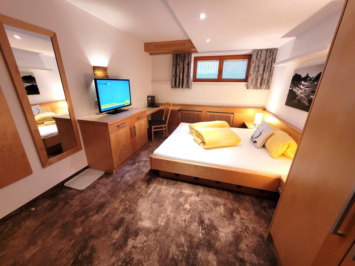 Hotel ∙ 1 Bedroom ∙ 2 Guests - Ischgl