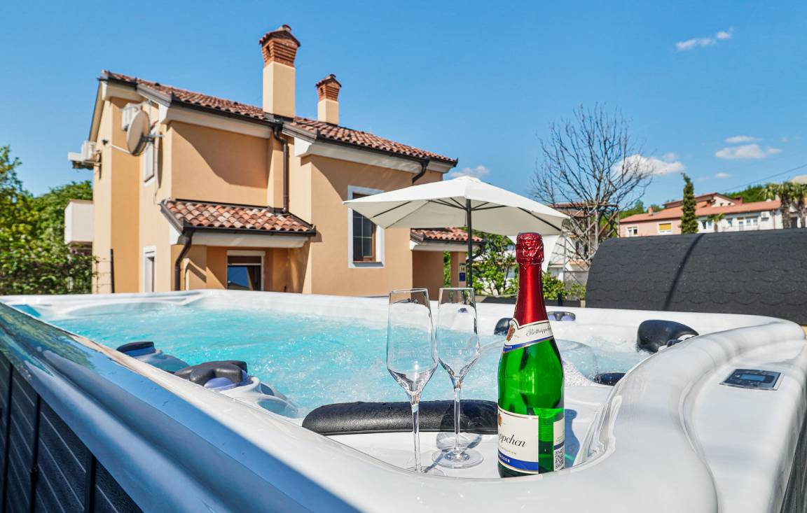 141 M² Ferienhaus ∙ 3 Schlafzimmer ∙ 5 Gäste - Rijeka